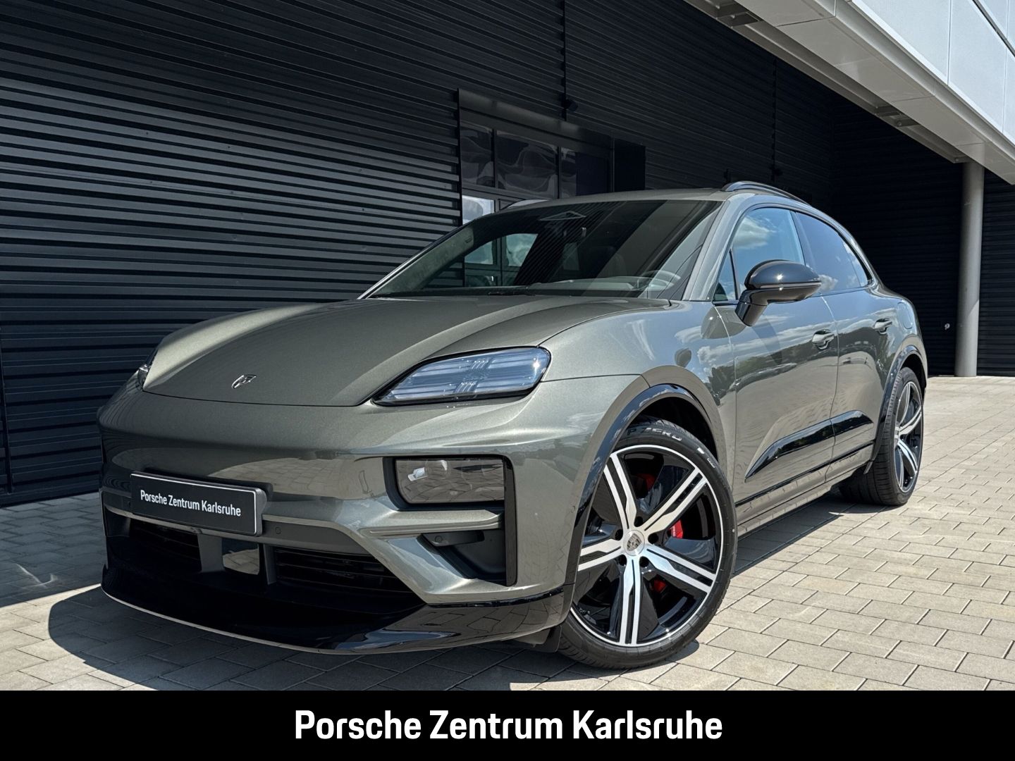 Porsche Macan Turbo BOSE Luftfederung LED-Matrix – Autoworld.ro